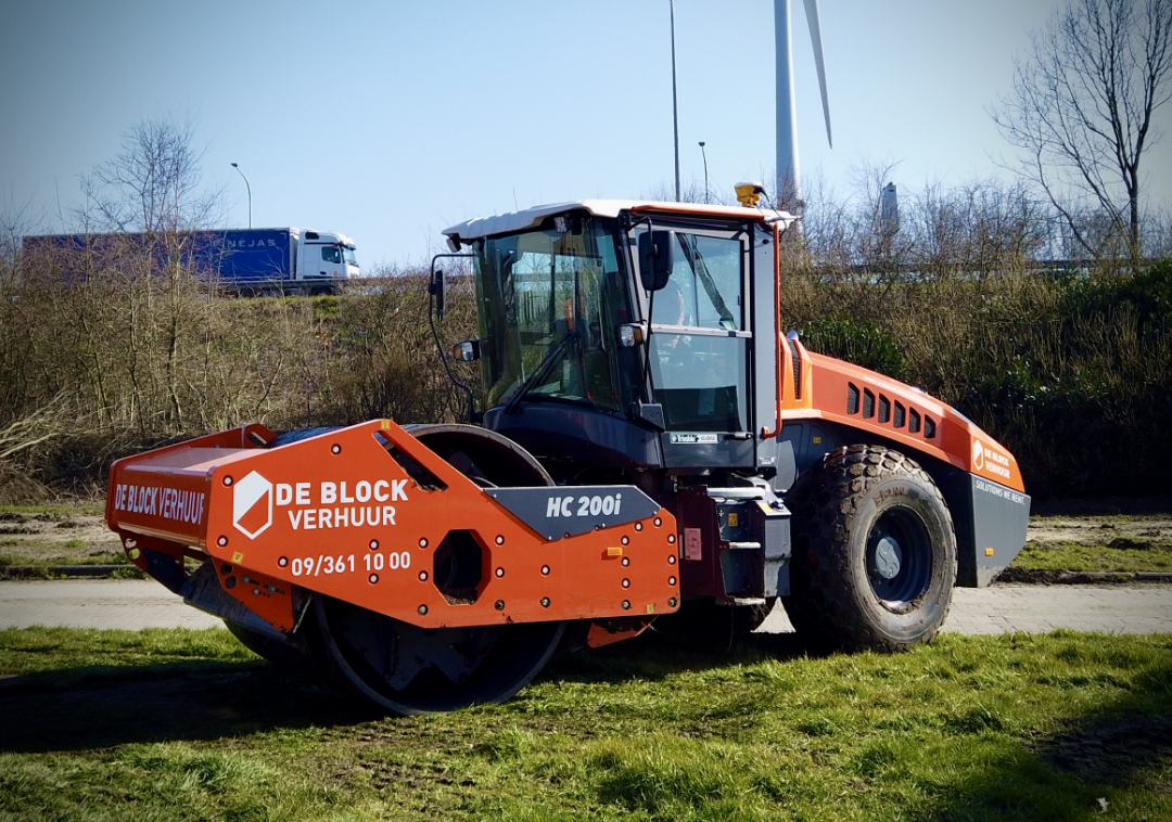 De Block - Maximale verdichting en precisie: huur een kofferwals met 3D ...