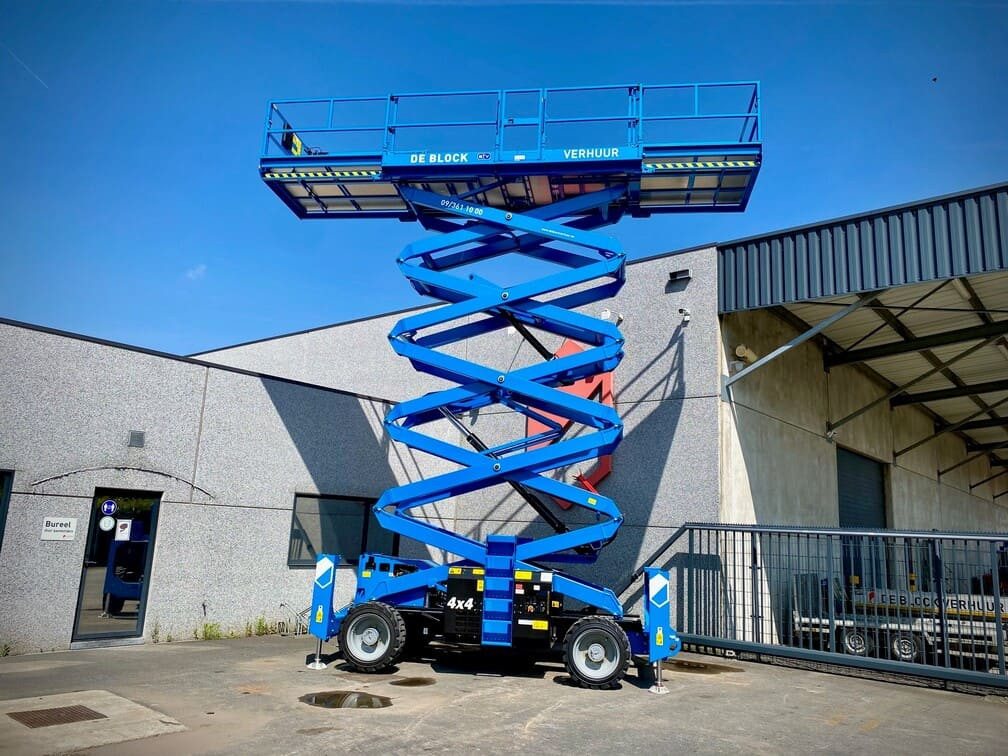 Diesel schaarlift huren | De Block verhuur
