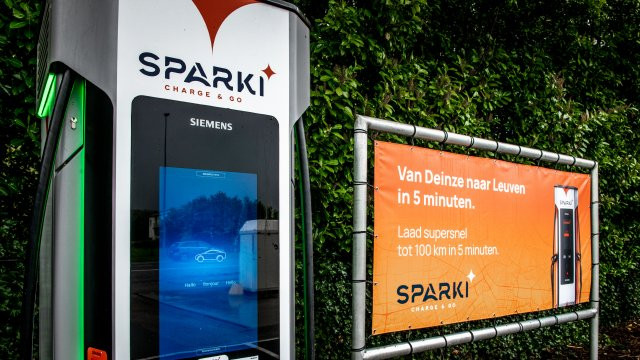 De Tijd: “Gridlink investeert 100 miljoen in uitbouw snellaadnetwerk ...