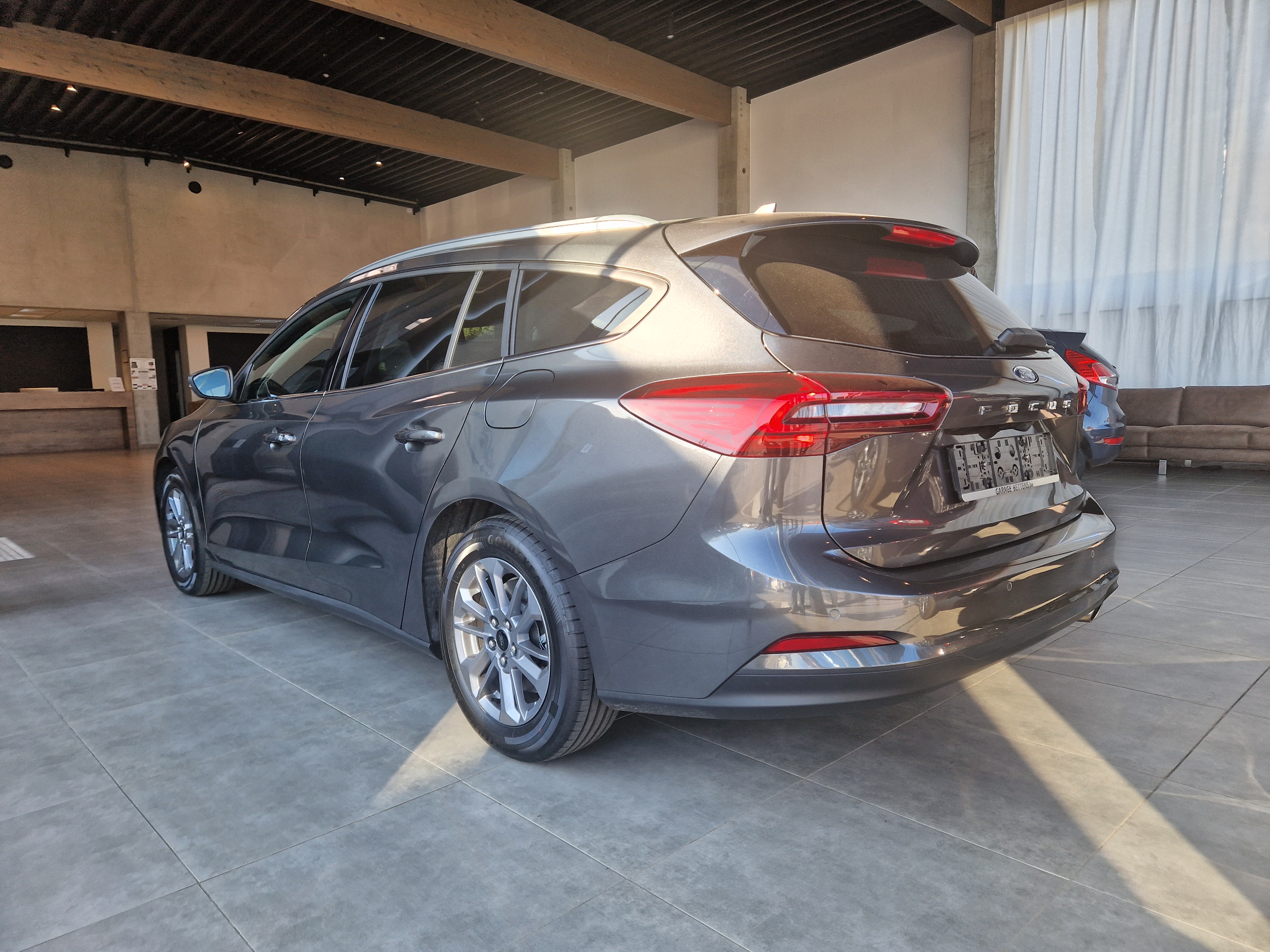 VERKOCHT FORD FOCUS CLIPPER TITANIUM MHEV