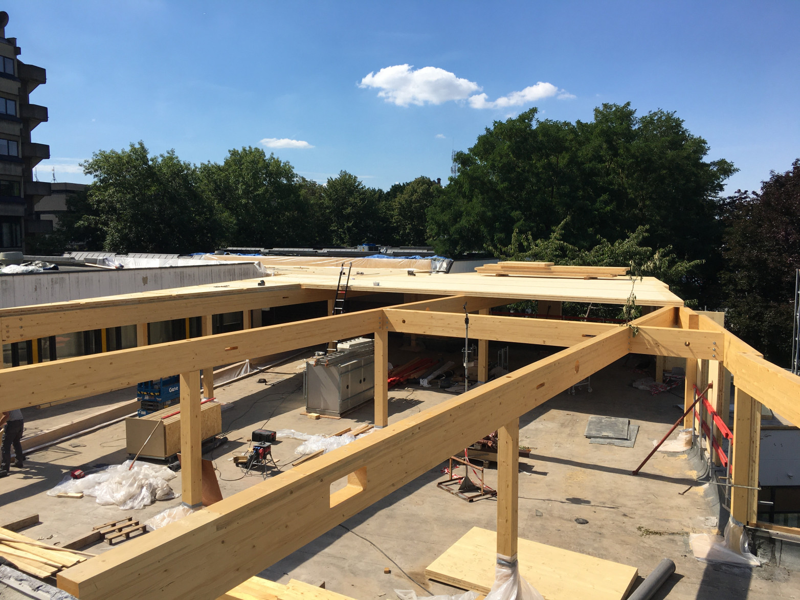 Laminated Timber Solutions | VUB Elsene kiest voor CLT en BLC