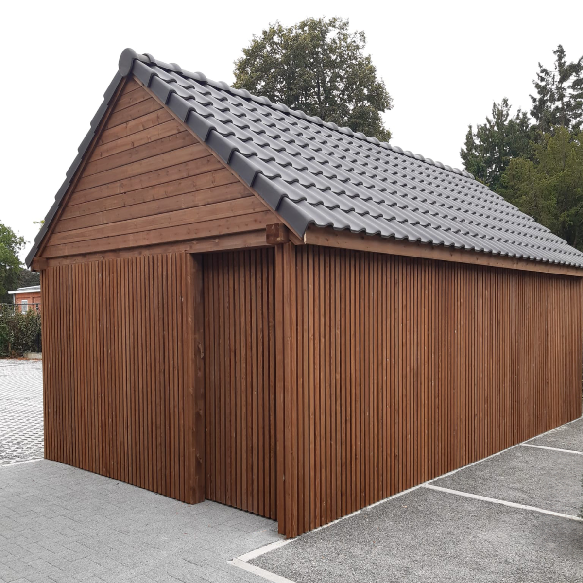 Fietsenberging in bruin geïmpregneerd grenen