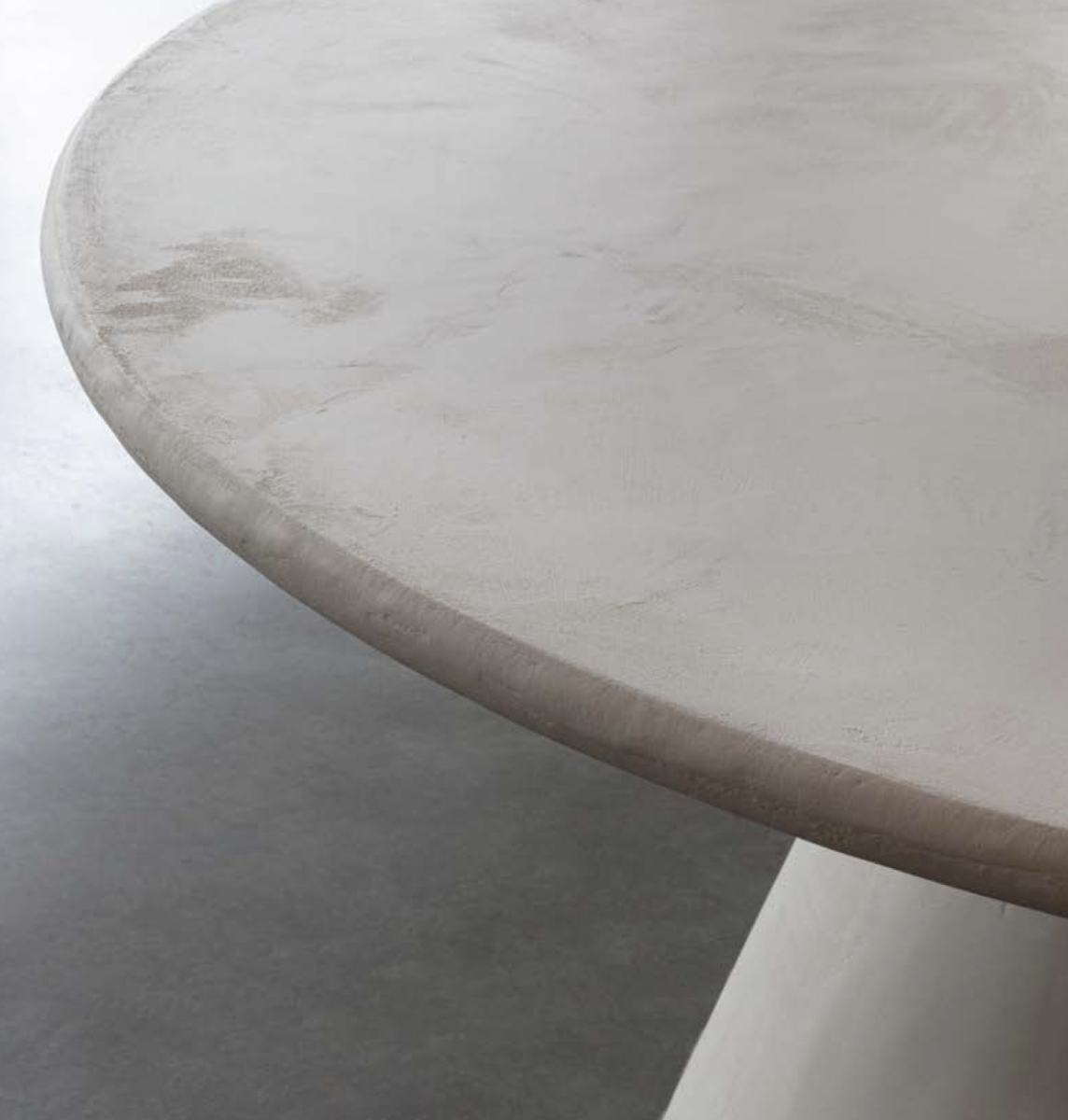 Mortex tafels showroom bij LIVING-shop stijlvol wonen