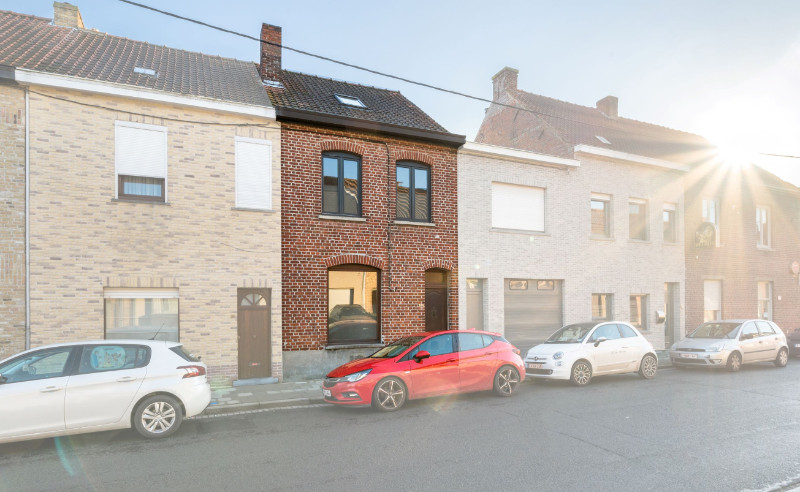 Instapklare gerenoveerde... - The Rock - Real Estate