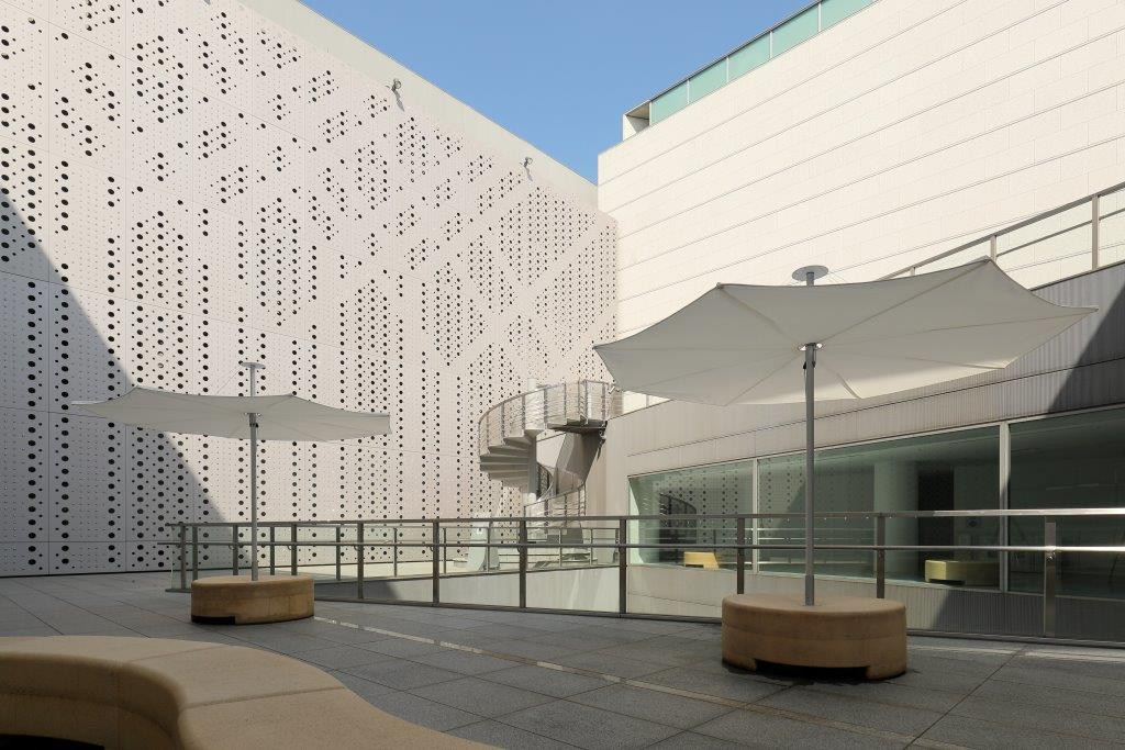 Infina garden umbrella at the Museum of Contemporary Art in Tokyo